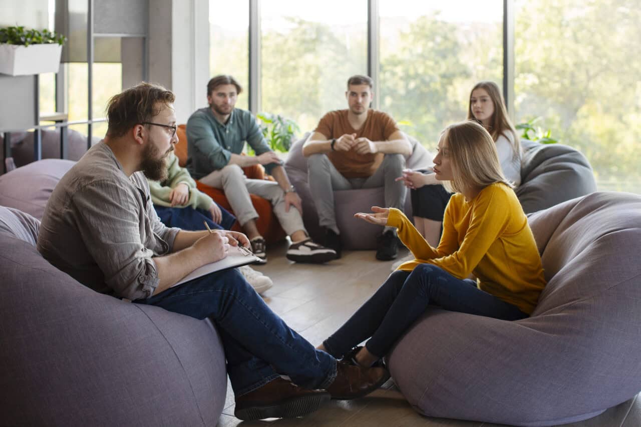 What is a group discussion? | FrontCore